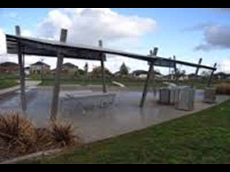 Lakeside Lake - Walking Maps