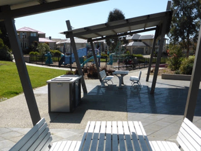 lakeside walk - Walking Maps