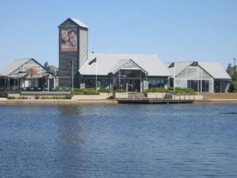 lakeside walk - Walking Maps