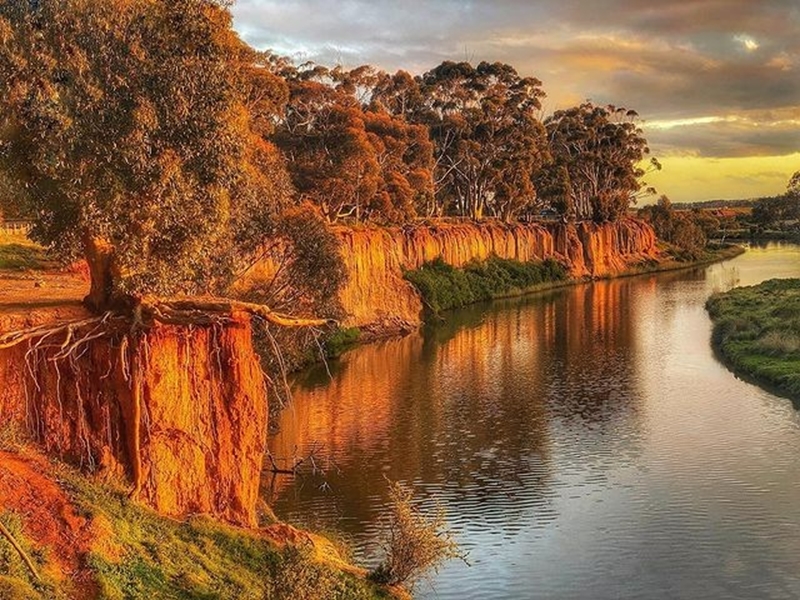 K Road Cliffs, Werribee South - Walking Maps