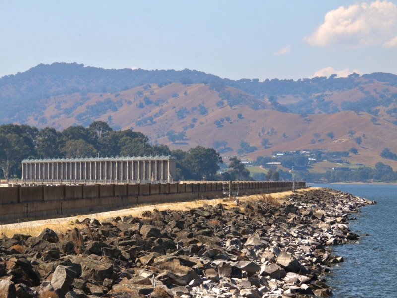 Lake Hume Dam wall walk - Walking Maps