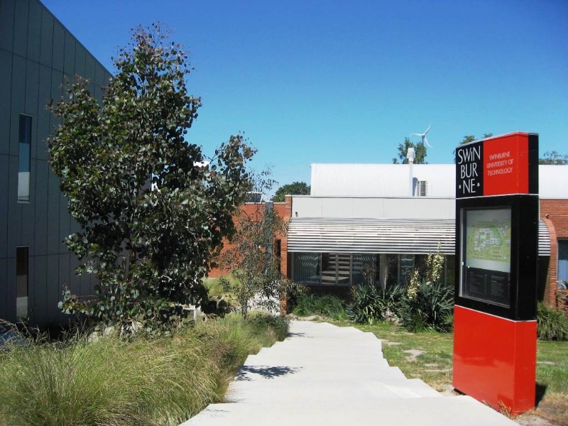 Knox City transport hub to Swinburne's Wantirna campus - Walking Maps