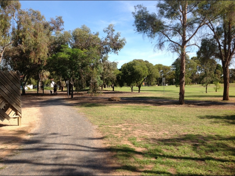 Mills Park Circuit - Walking Maps